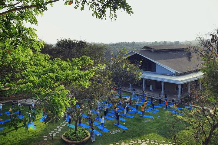 200 Hour Yoga Teacher Training (Residential) - Sri Sri School of Yoga